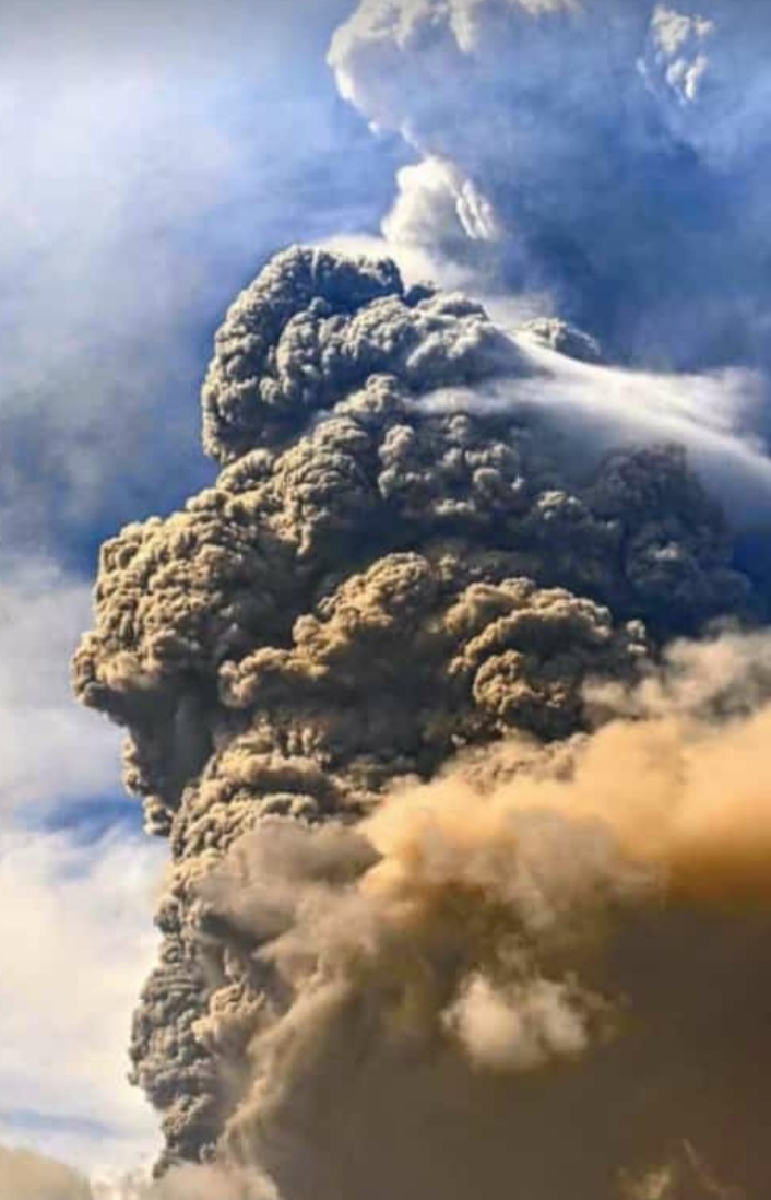 La Soufriere’s Largest Eruptive Explosion, Possibly Collapses Dome ...